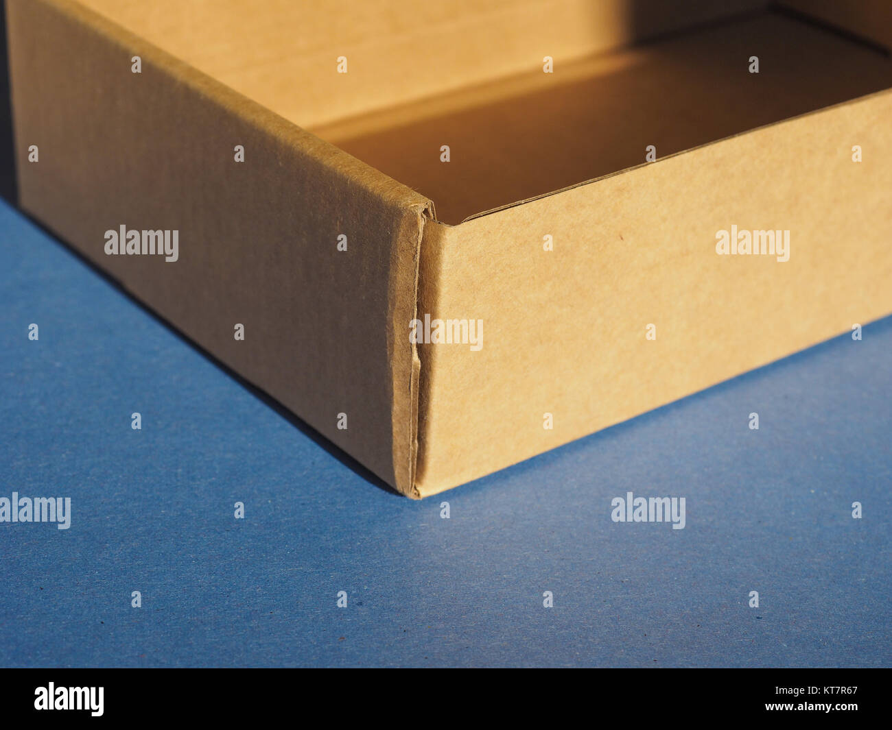 box packet parcel Stock Photo - Alamy