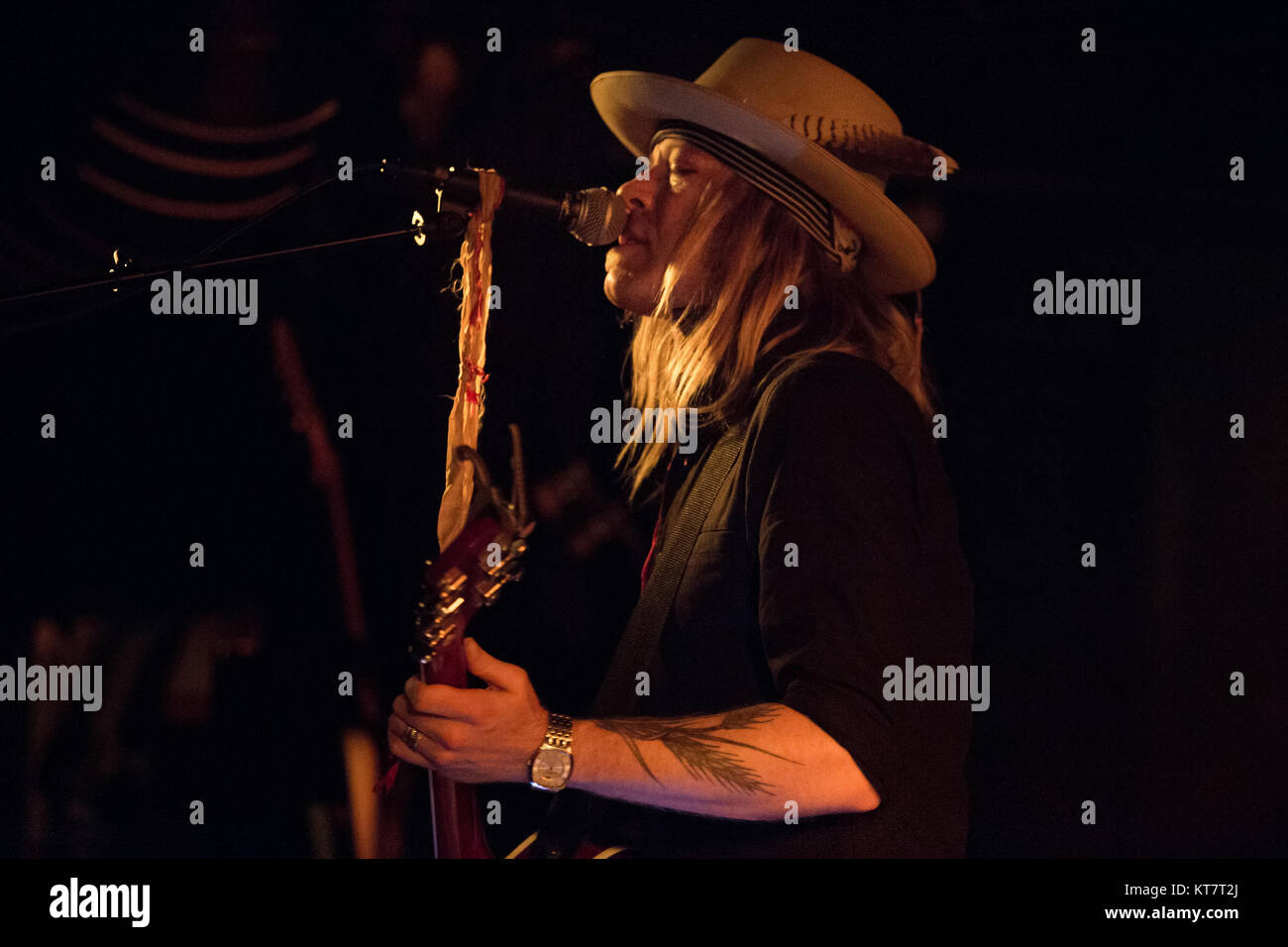 Wovenhand hi-res stock photography and images - Alamy