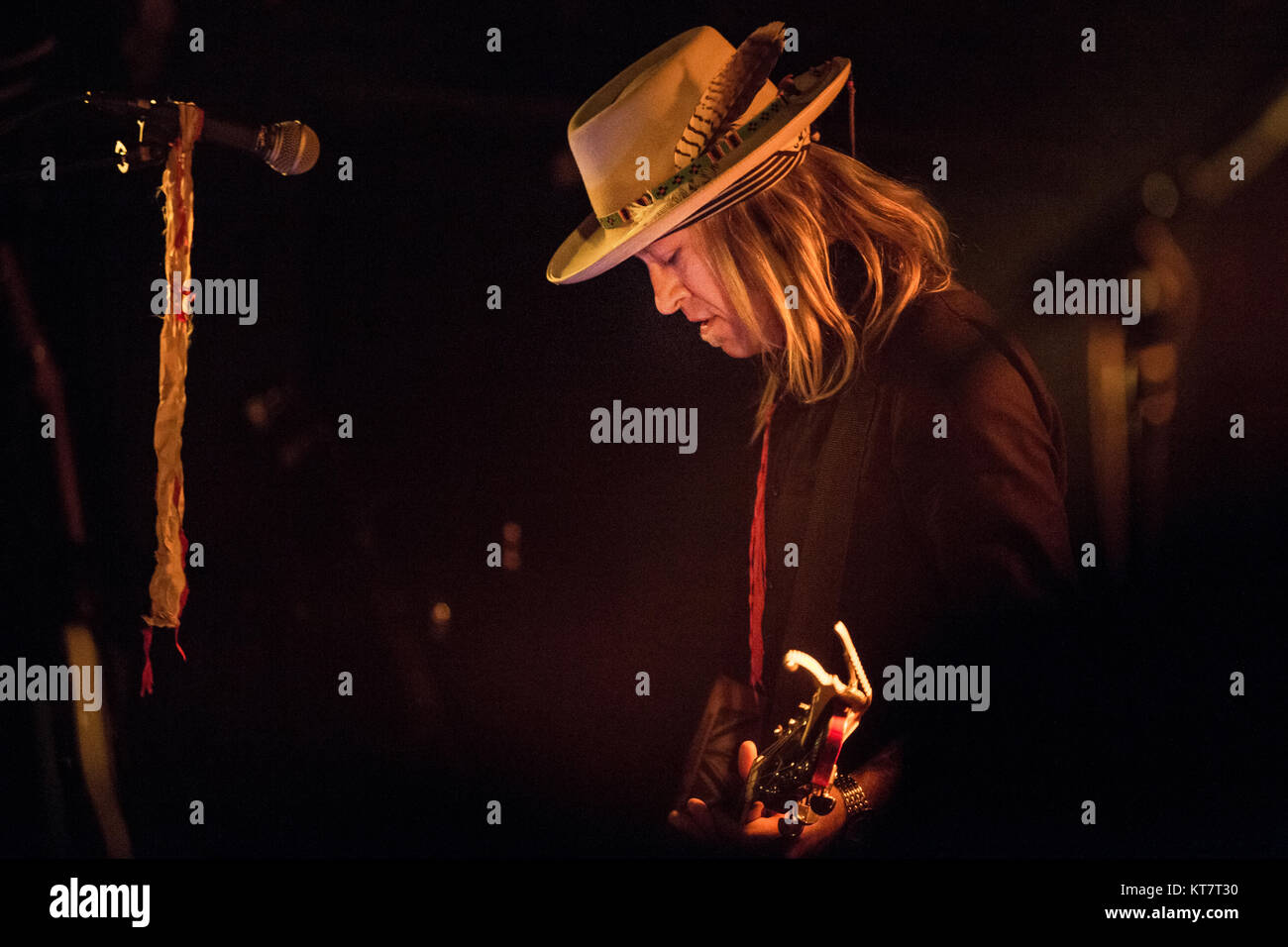 Woven the musical hi-res stock photography and images - Alamy