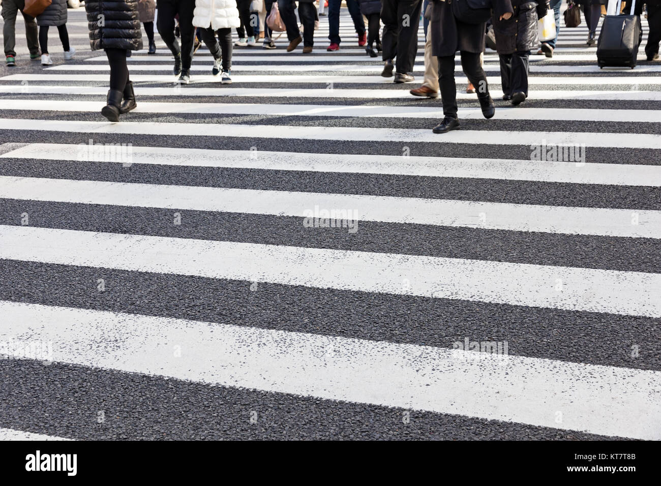 Busy pedestrian crossing at Tokyo Stock Photo - Alamy