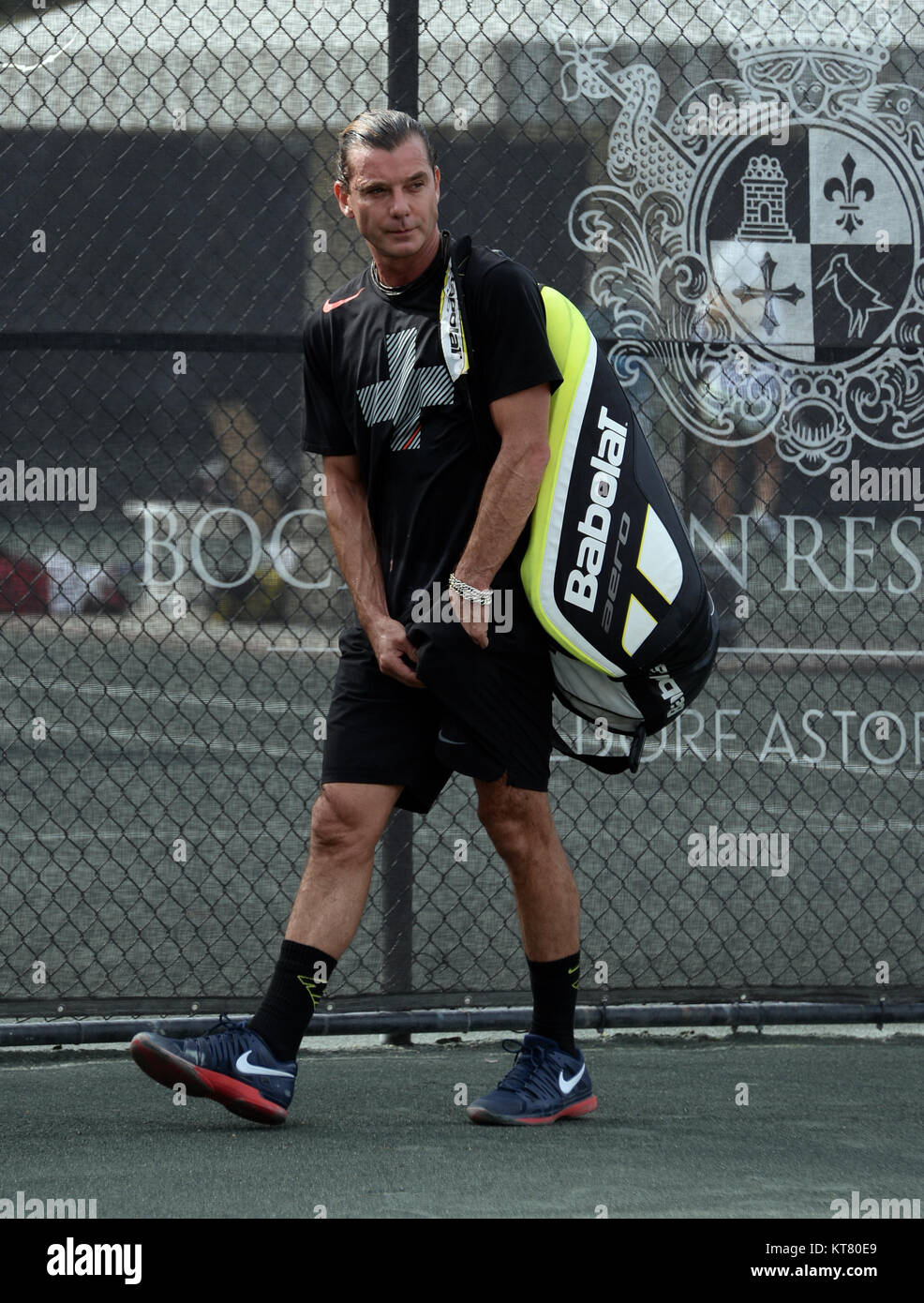 BOCA RATON, FL - NOVEMBER 20: Rocker Gavin Rossdale is seen playing ...