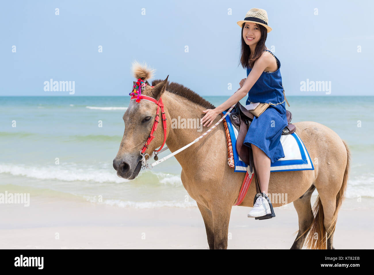 Chinese young woman riding horse hi-res stock photography and images ...