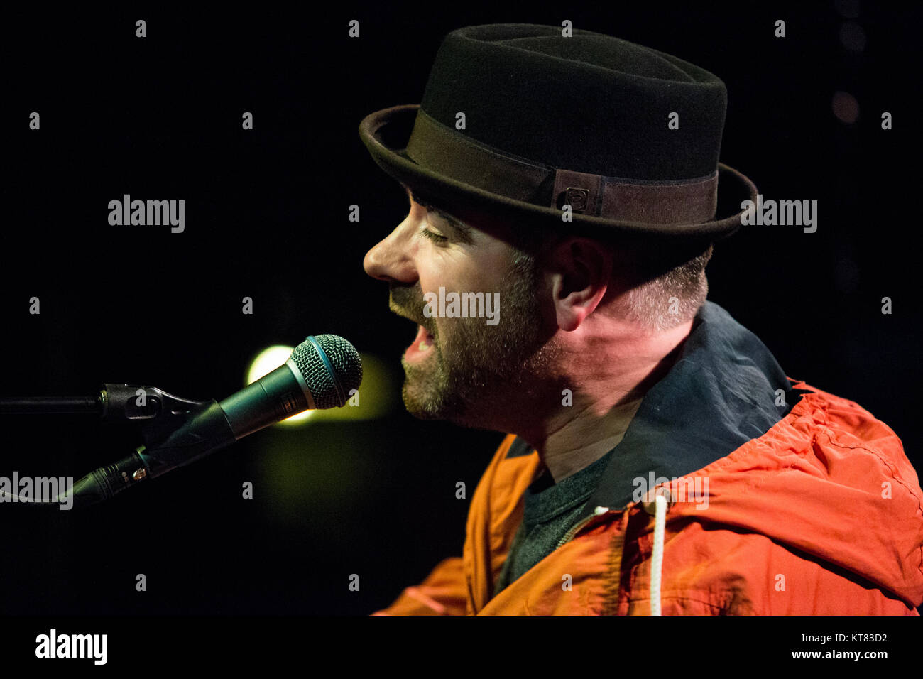 Steve mason singer hi-res stock photography and images - Alamy