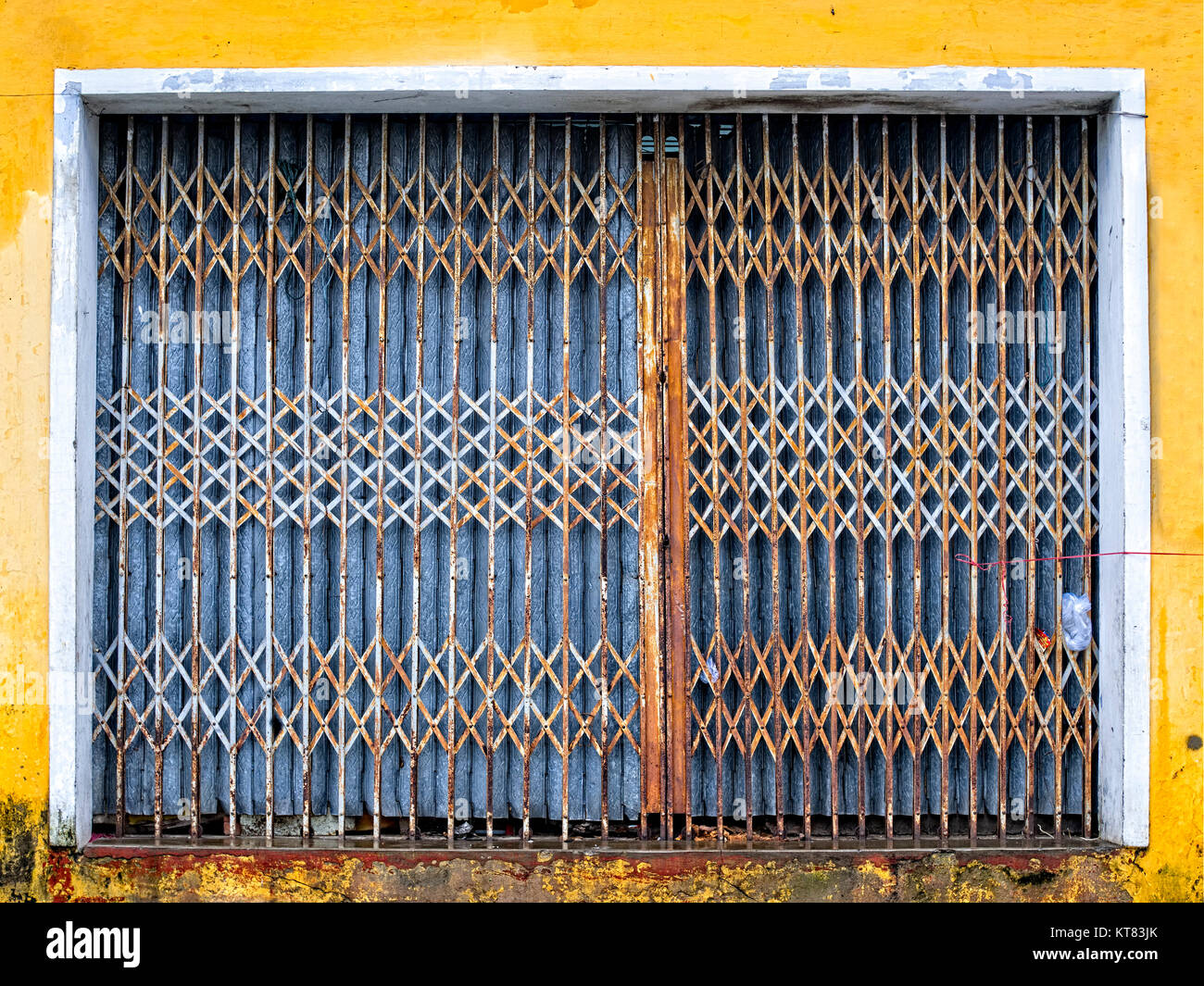Collapsible gate hi-res stock photography and images - Alamy