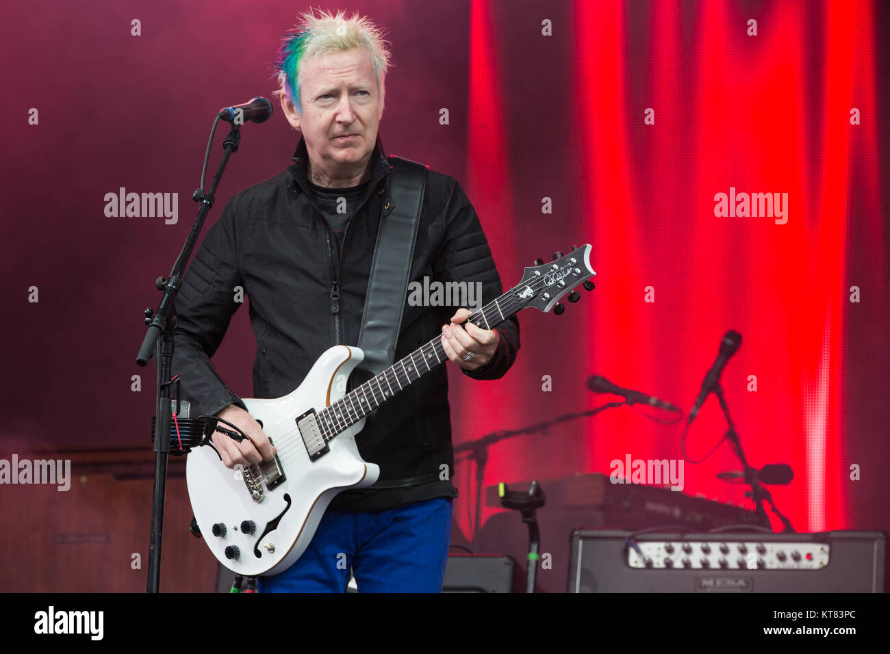 The Irish guitarist Gerry Leonard performs live with the American ...