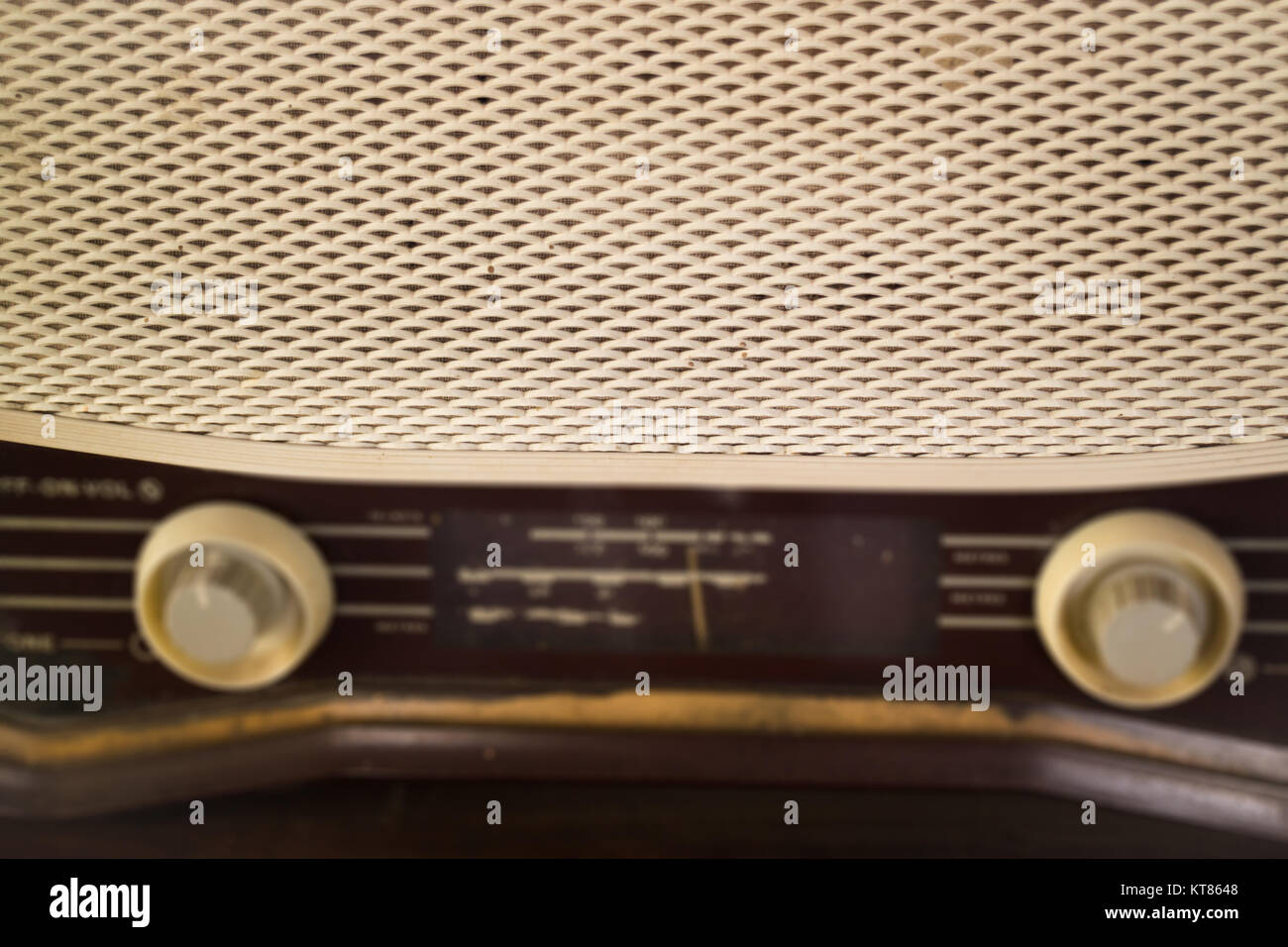 Vintage radio table hi-res stock photography and images - Alamy