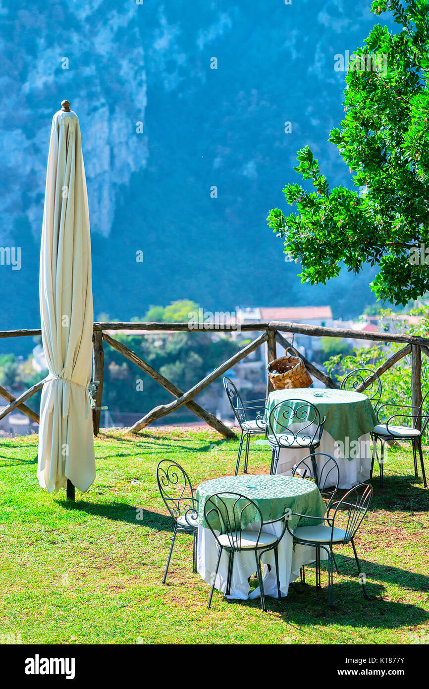 Open air street restaurant in Ravello village, Tyrrhenian sea, Amalfi ...