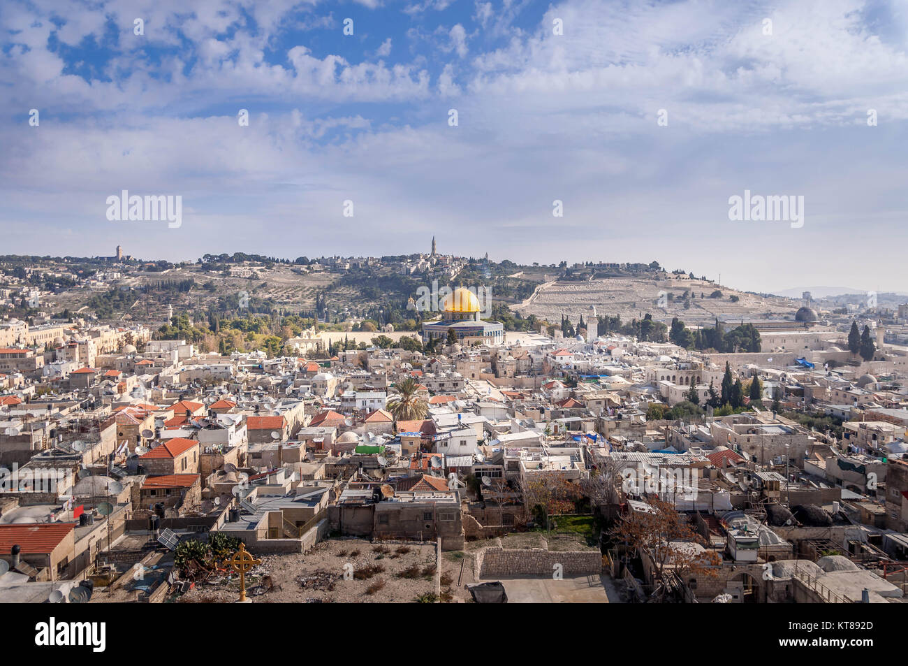 The old town of Jerusalem, the Dome of the Rock and the Mount of Olives ...