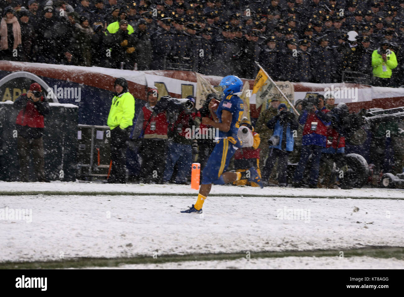 U.S. Navy Midshipman Malcolm Perry scores a touchdown at Lincoln ...