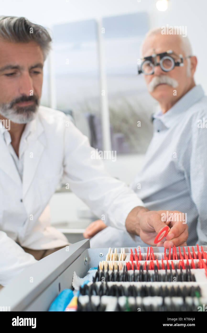 Man pensioner eye test hi-res stock photography and images - Alamy