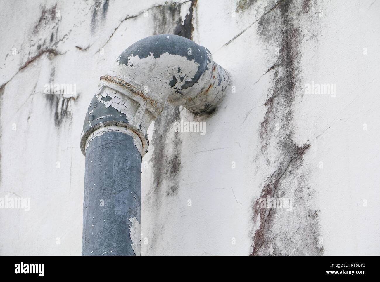 joint pipe industrial plumbing tap water old in wall Stock Photo - Alamy