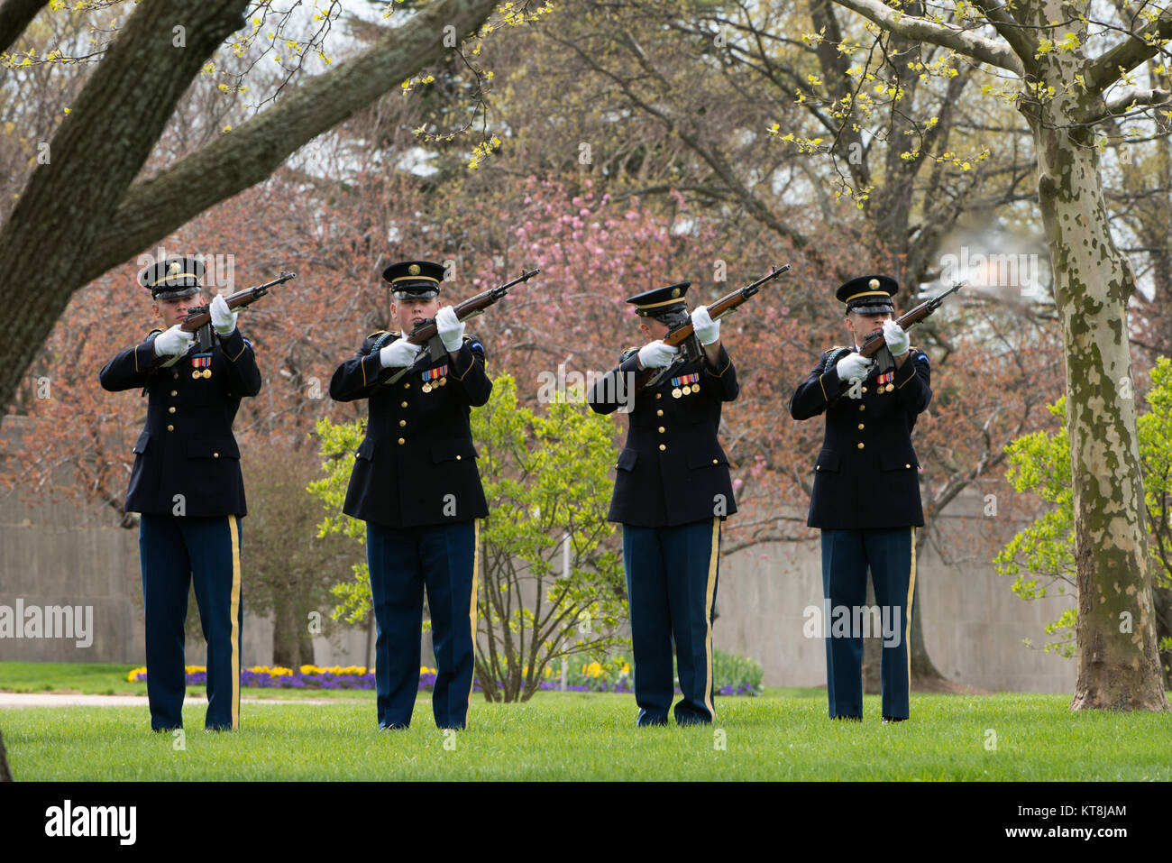 Members of the 3d U.S. Infantry Regiment (The Old Guard) firing party ...