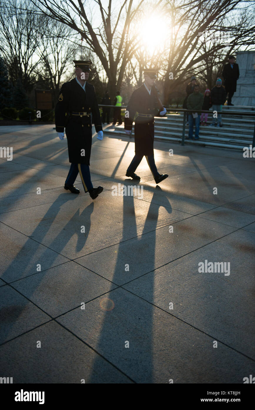 Tomb Sentinels, 3d U.S. Infantry Regiment (The Old Guard), take part in ...