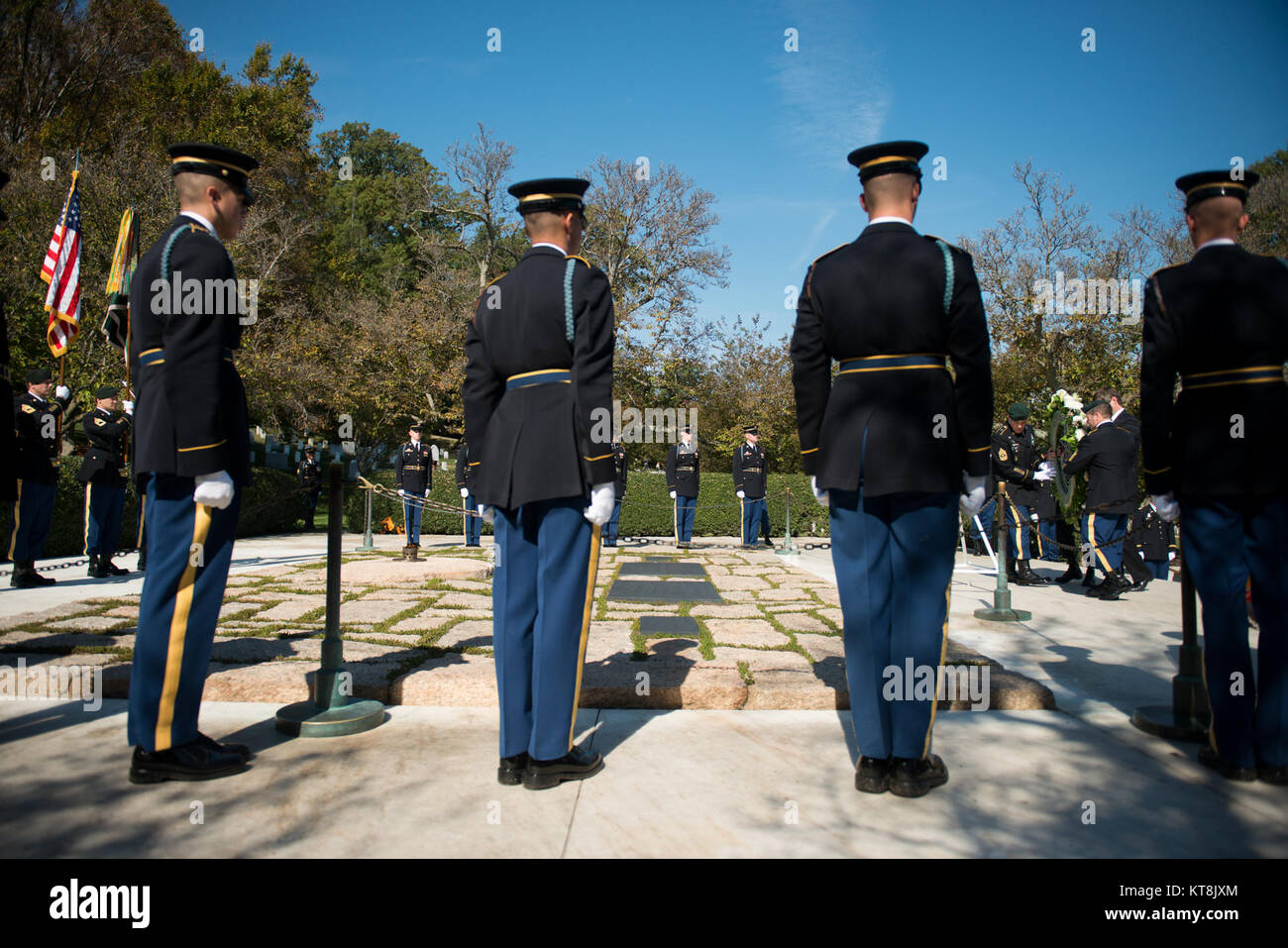 Commanding General of 1st Special Forces Command (Airborne)(Provisional ...