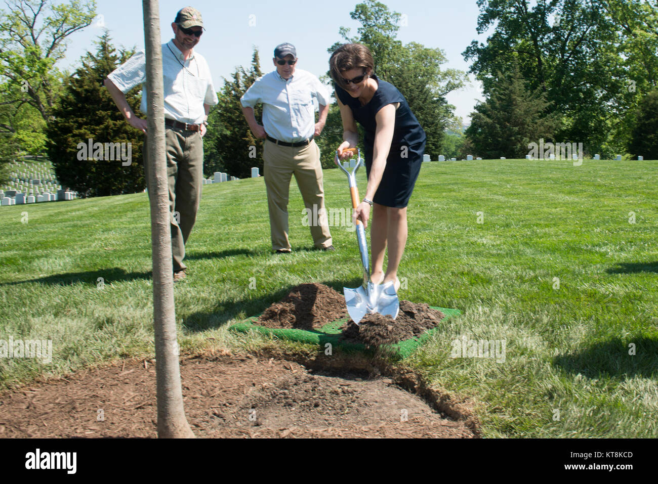 Katharine Kelley, superintendent, Arlington National Cemetery, takes ...