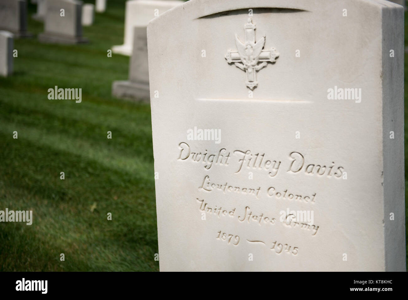 Dwight Davis, Section 2, grave 4962, served in the U.S. Army during ...