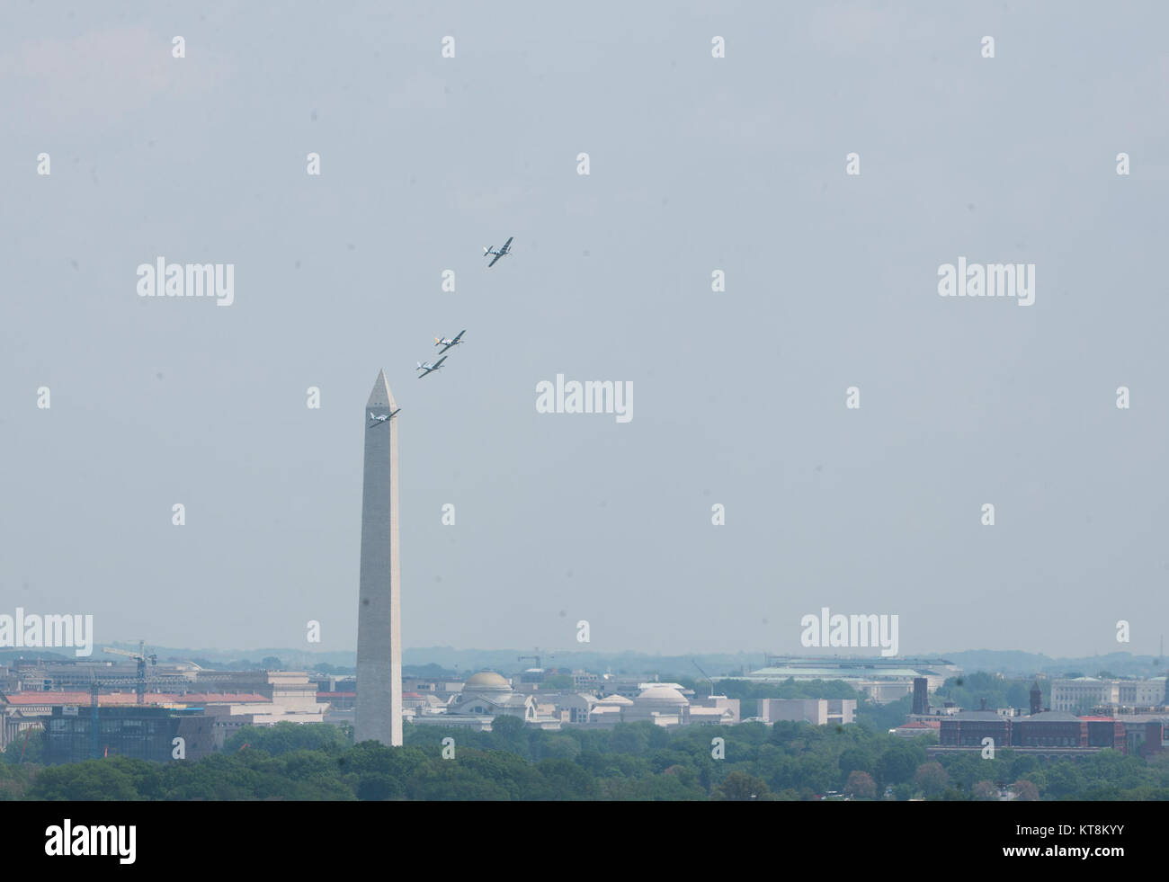 World War II era planes fly over Washington, D.C., on the anniversary ...