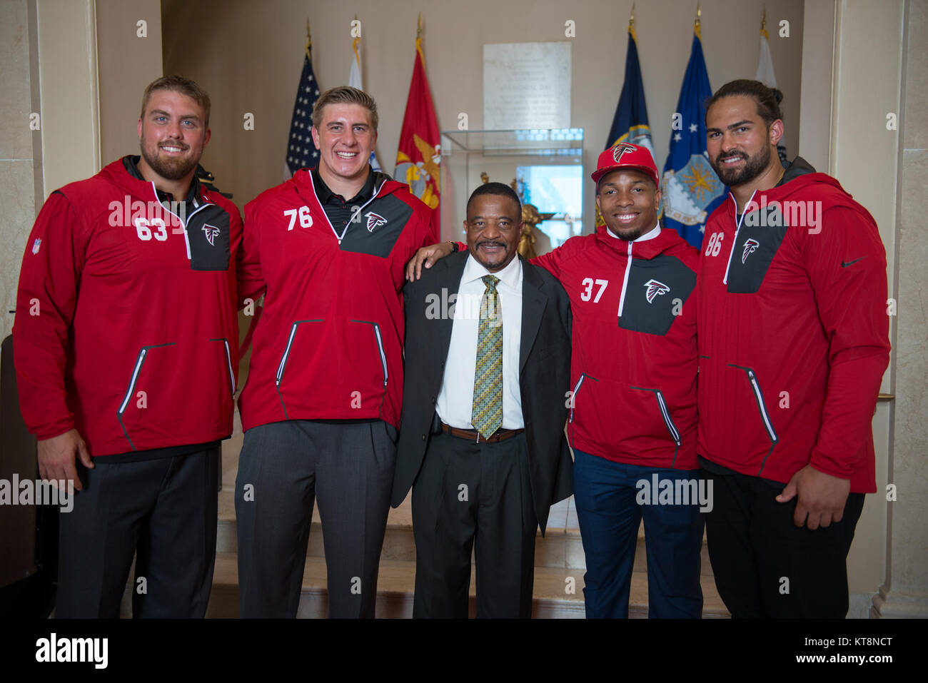 Members of the Atlanta Falcons front office lay a wreath at the Tomb of ...
