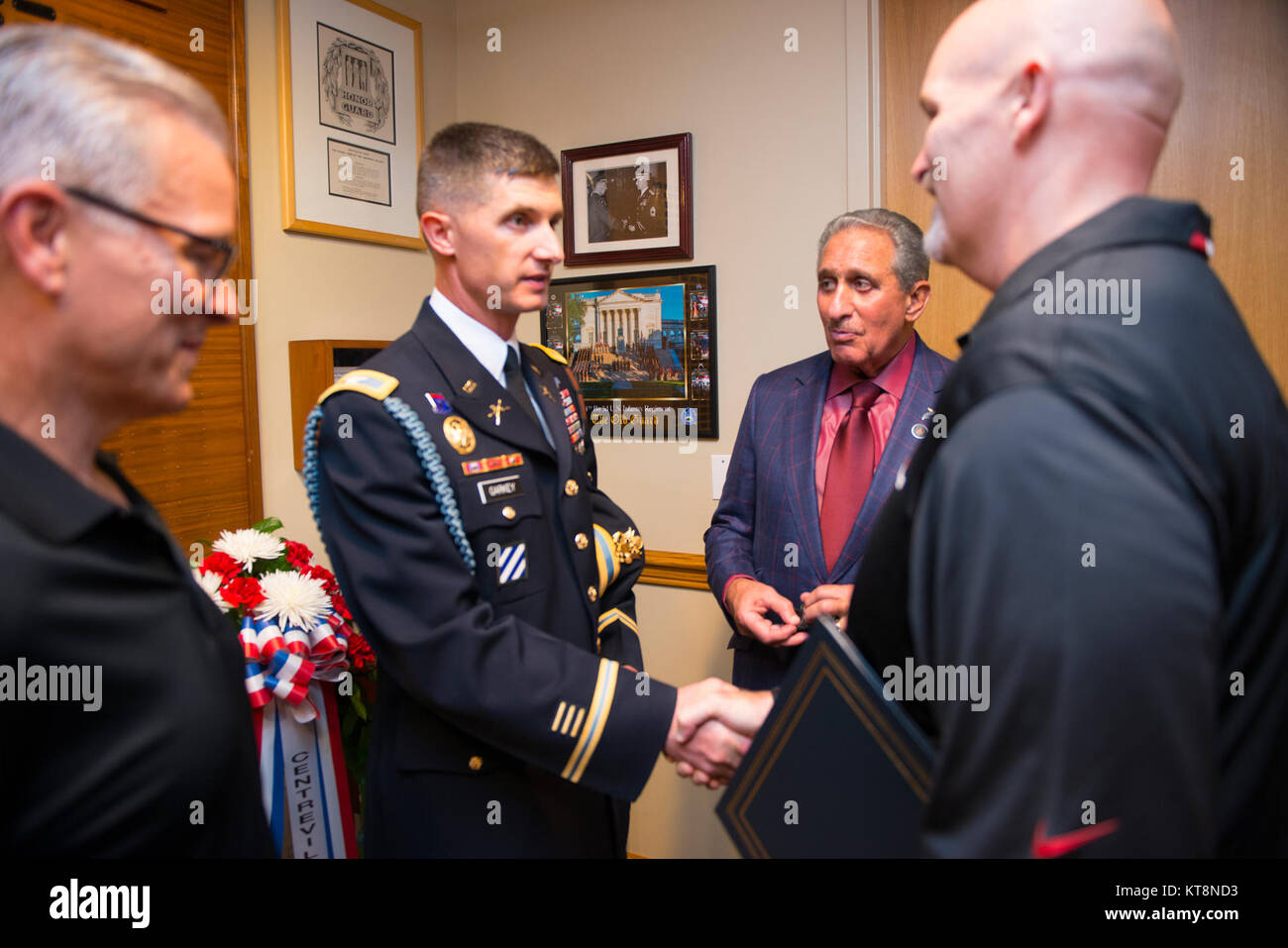 Members of the Atlanta Falcons front office lay a wreath at the Tomb of ...