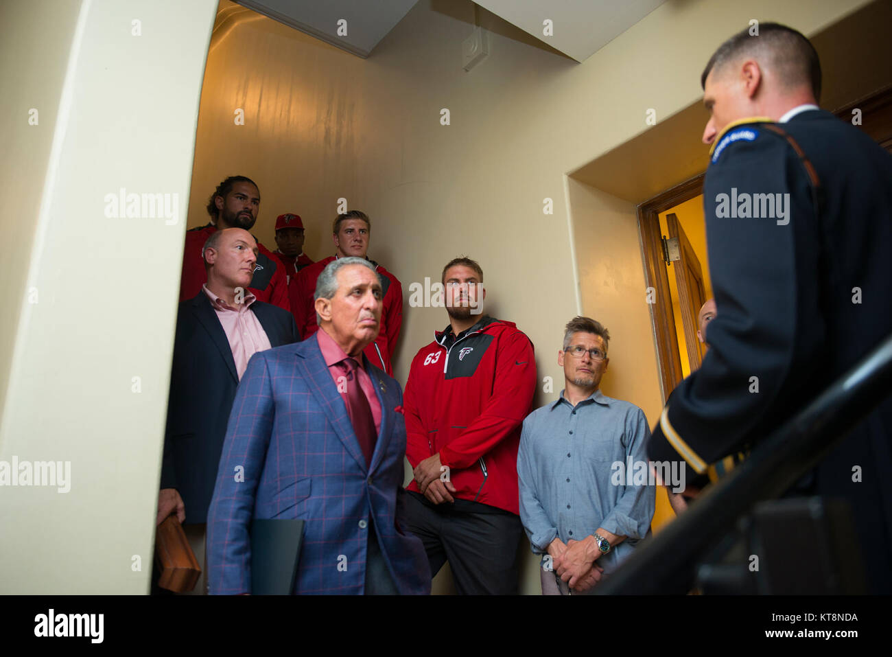 Members of the Atlanta Falcons front office lay a wreath at the Tomb of ...