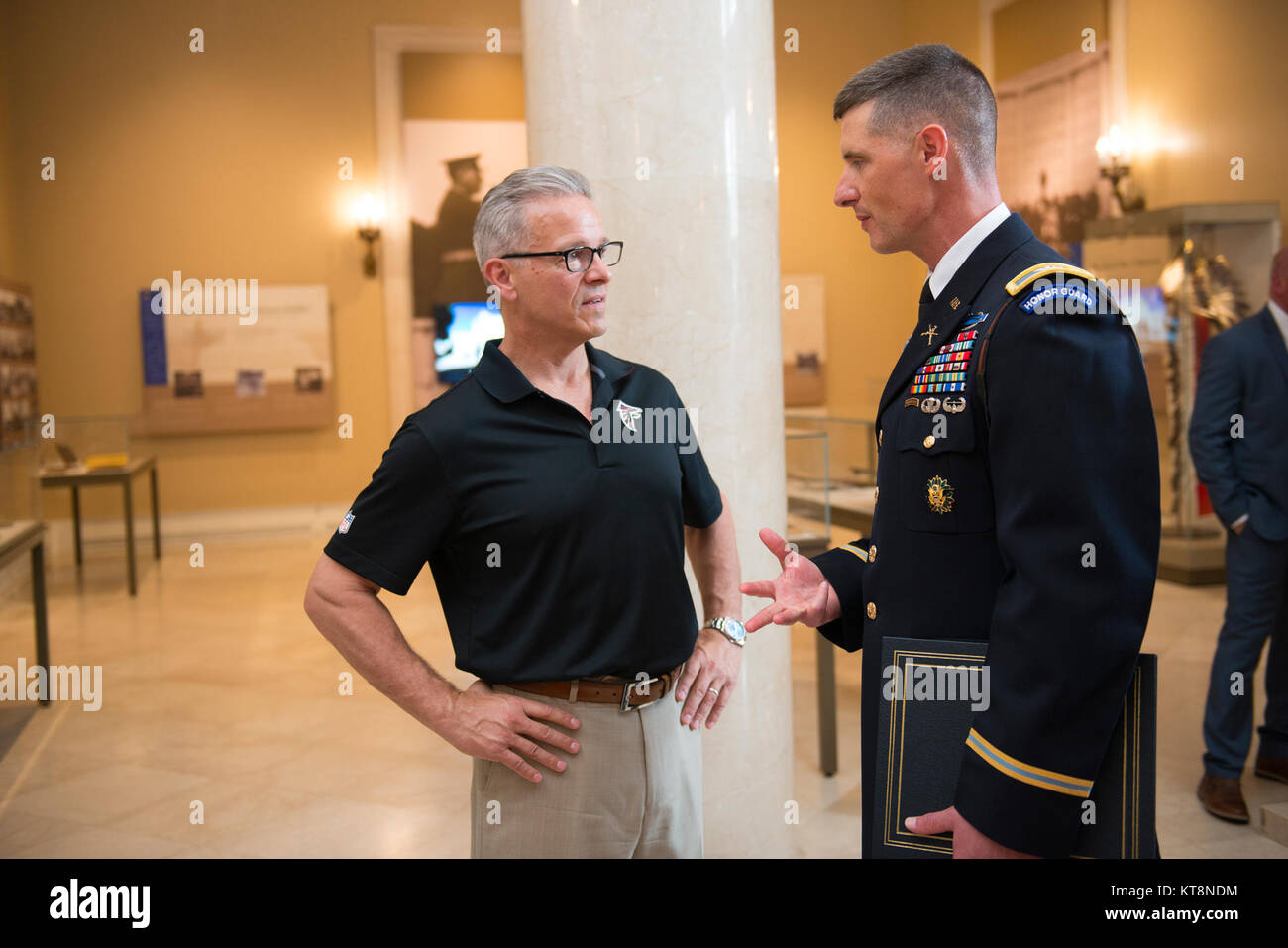 Members of the Atlanta Falcons front office lay a wreath at the Tomb of ...