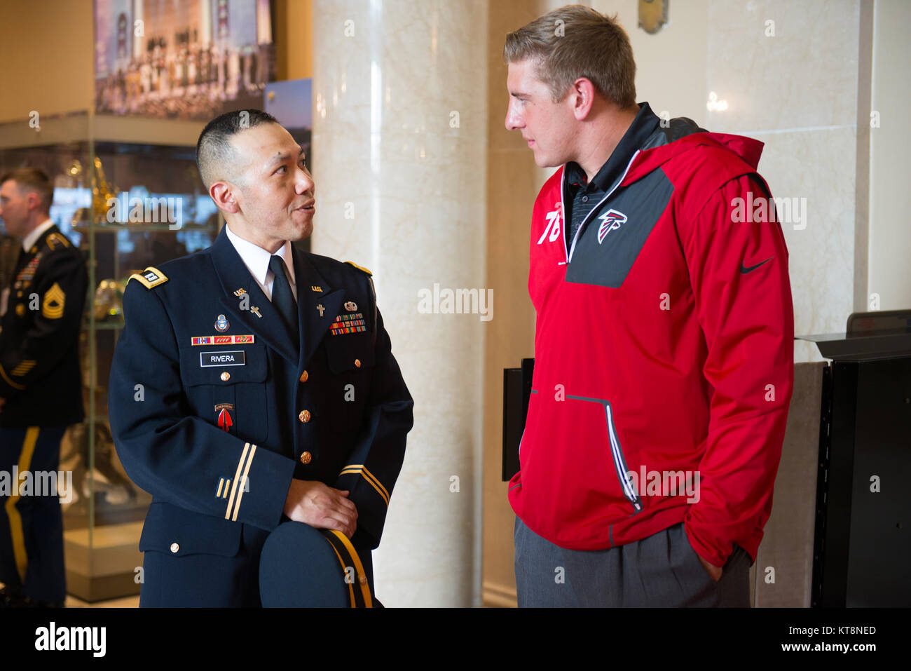 Members of the Atlanta Falcons front office lay a wreath at the Tomb of ...