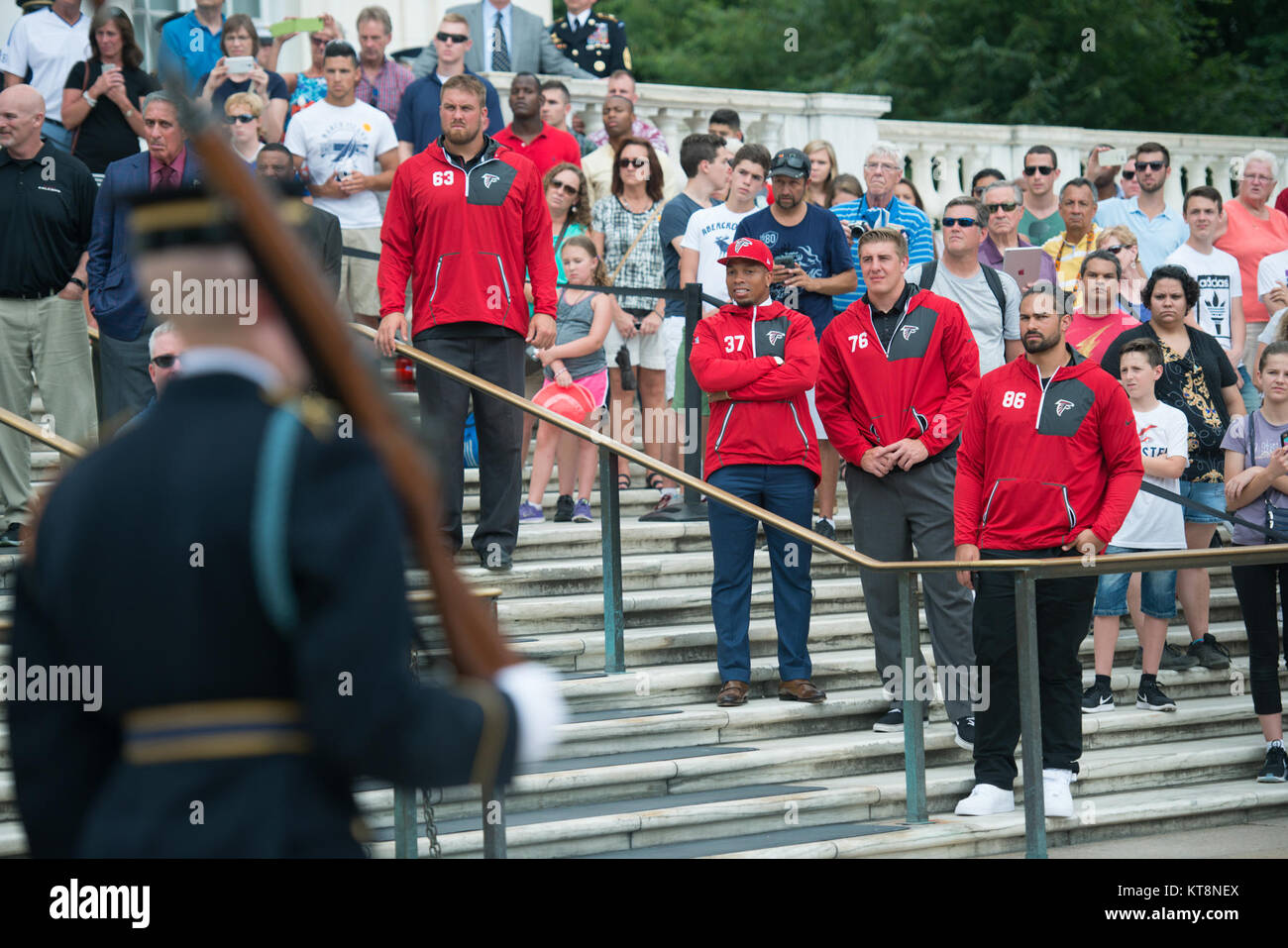 Members of the Atlanta Falcons front office lay a wreath at the Tomb of ...