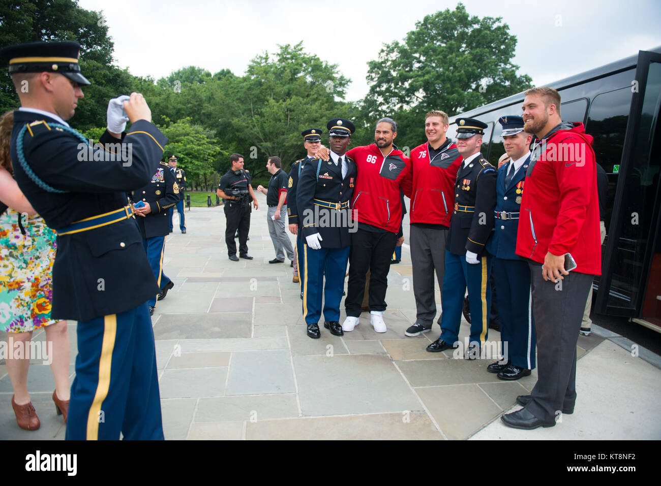 Members of the Atlanta Falcons front office lay a wreath at the Tomb of ...