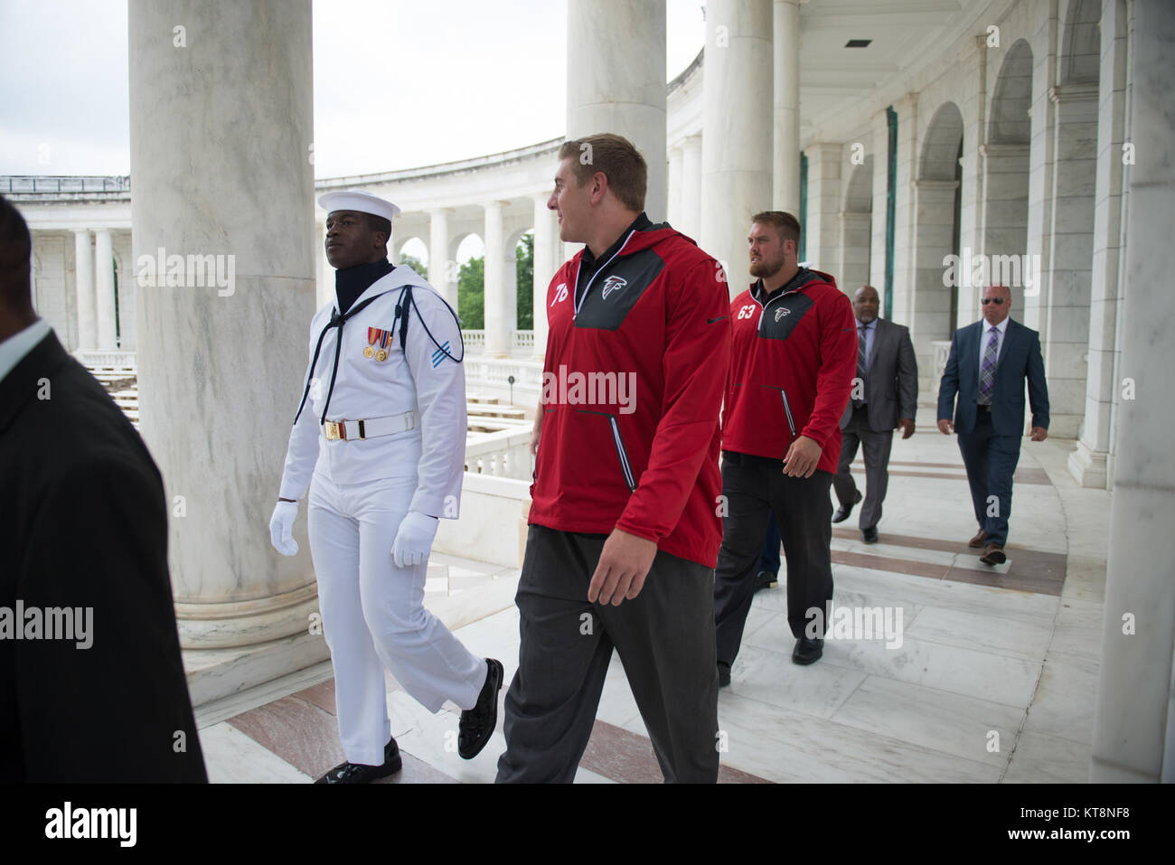 Members of the Atlanta Falcons front office lay a wreath at the Tomb of ...