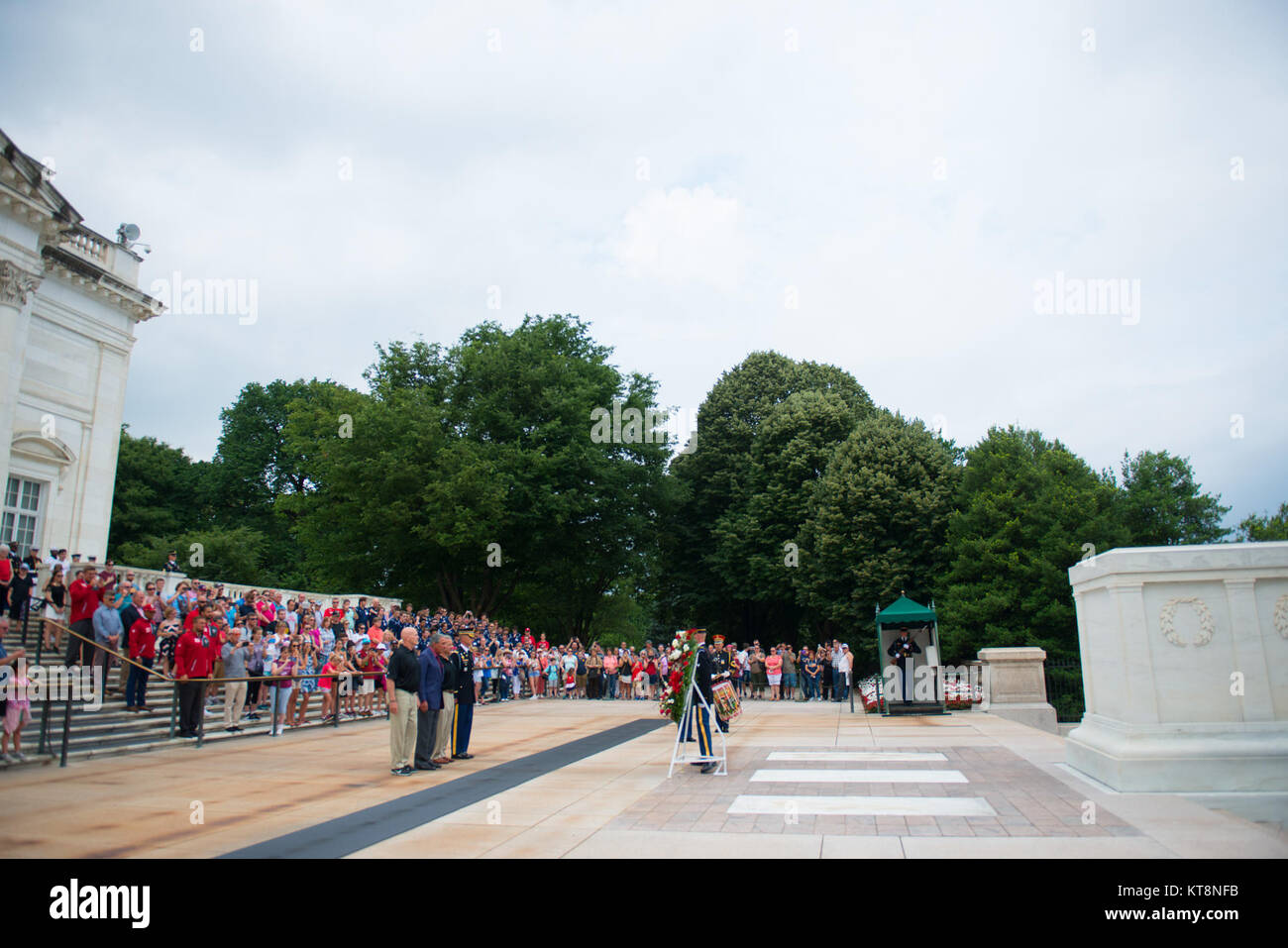 Members of the Atlanta Falcons front office lay a wreath at the Tomb of ...