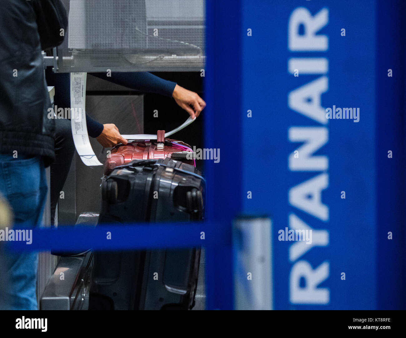 Ryanair employee hi-res stock photography and images - Alamy