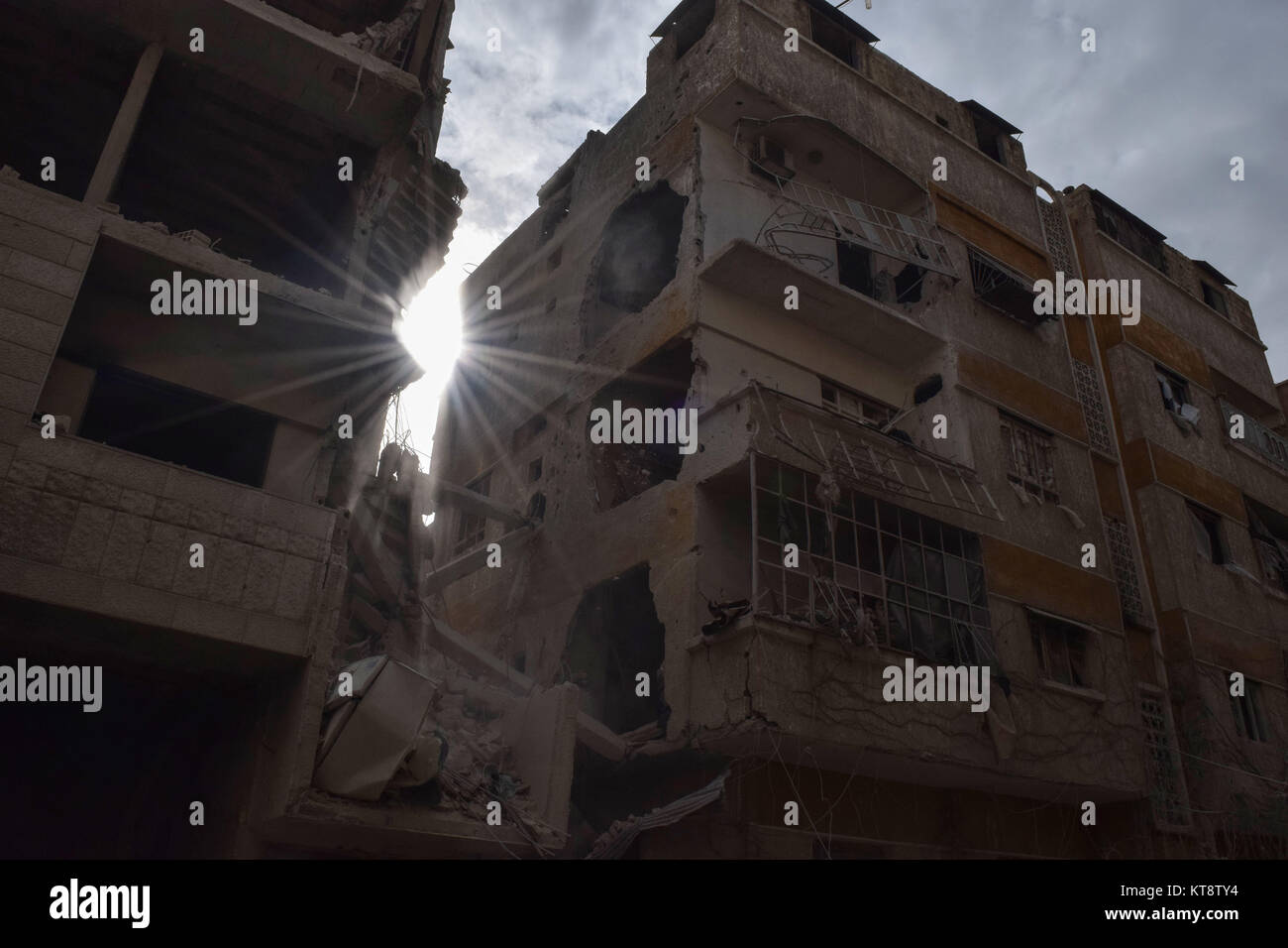 Douma, Damascus, Syria. 27th Oct, 2017. Destroyed builds seen at the ...