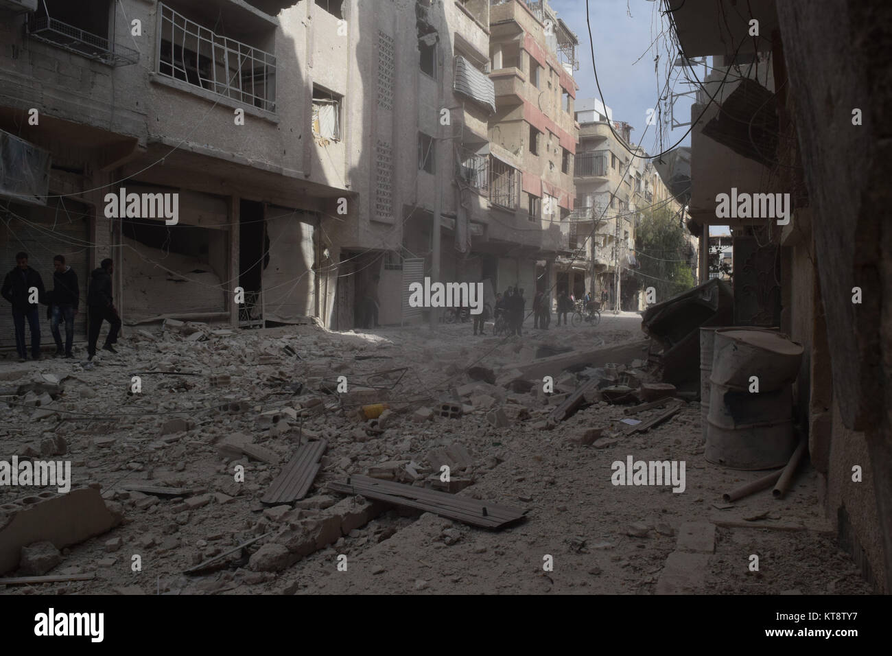 Douma, Damascus, Syria. 27th Oct, 2017. Destroyed builds seen at the ...