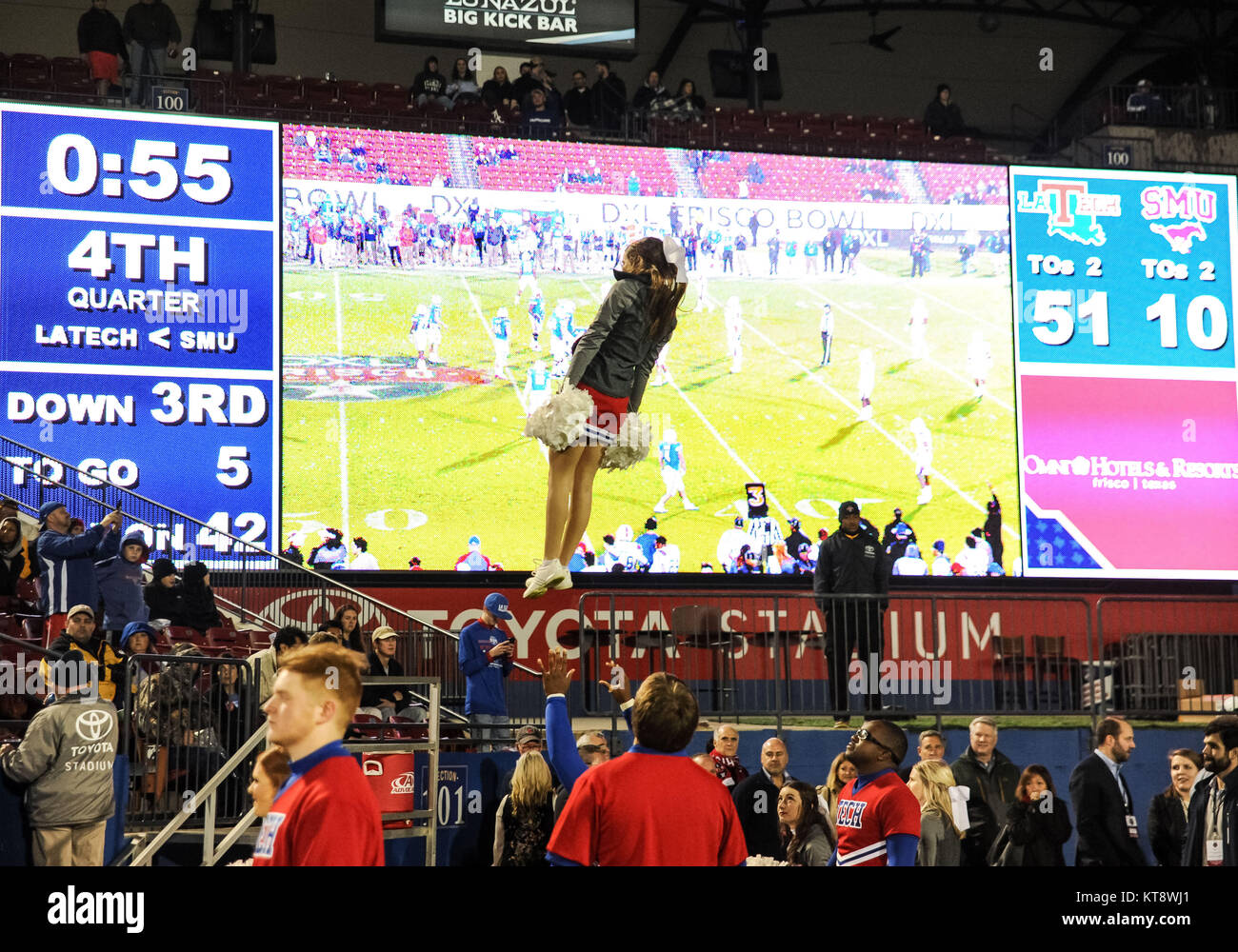 Louisiana Tech Cheerleaders High Resolution Stock Photography and ...