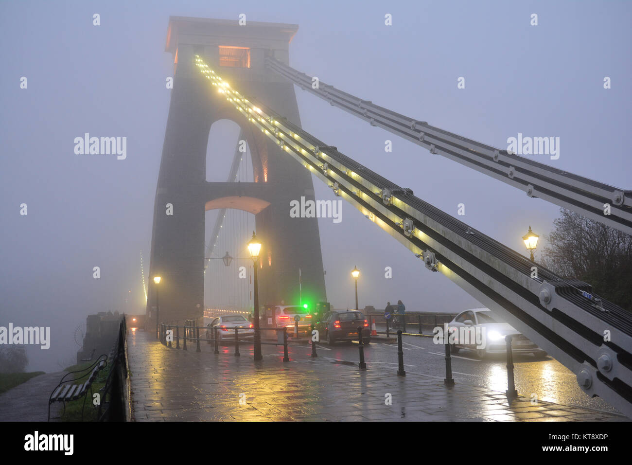 Clifton Suspension Bridge Reflections Stock Photos & Clifton Suspension ...