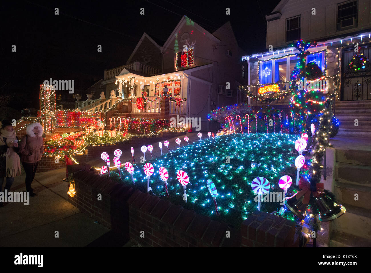 Dyker heights hi-res stock photography and images - Alamy