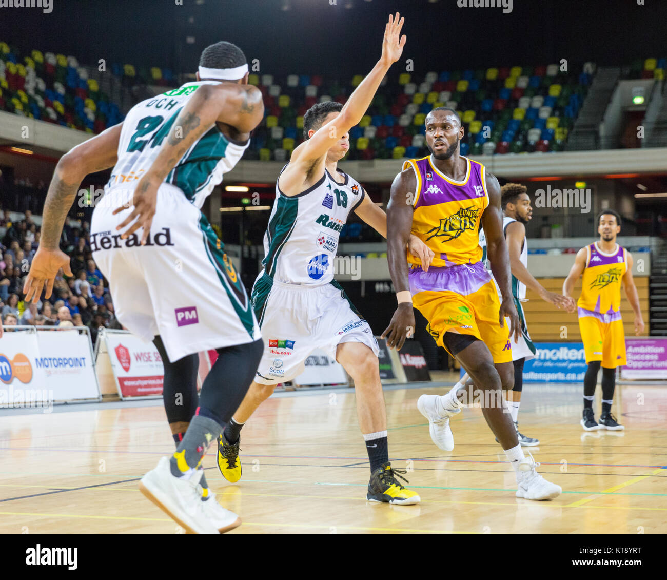 Copper Box Arena, London, 22nd Dec 2017. Tensions run high in the ...