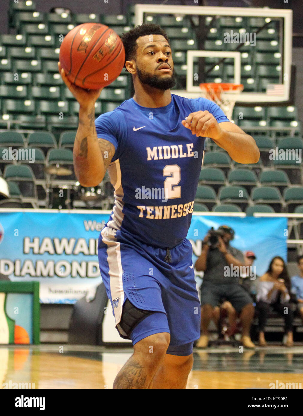 Honolulu, Hawaii. 22nd Dec, 2017. Middle Tennessee Blue Raiders guard Antwain Johnson (2) passes ...