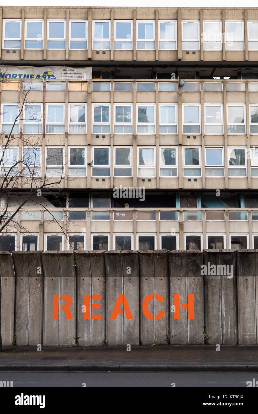 Tower hamlets council estate hi-res stock photography and images - Alamy