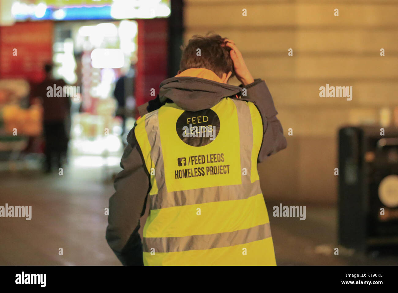 Leeds, UK. 22nd Dec, 2017. On a cold Mad Friday eve a local charity ...