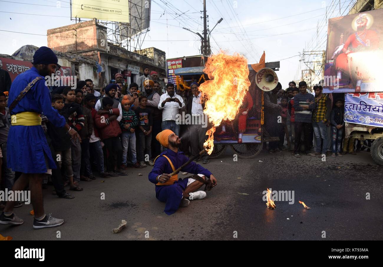 Guru parv hi-res stock photography and images - Alamy