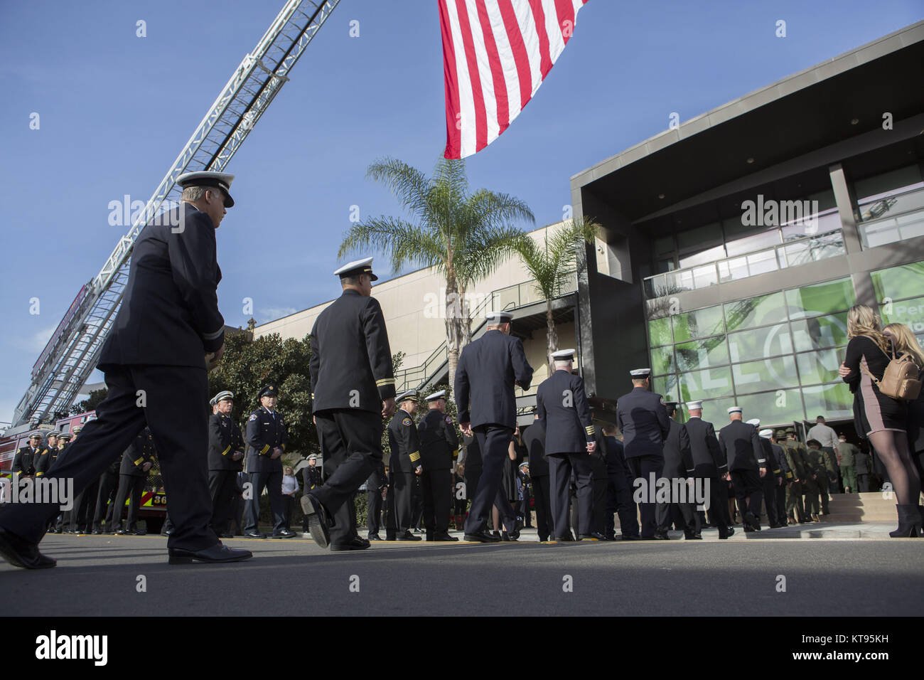 San Diego, California, USA. 24th Dec, 2017. Thousands of firefighters ...