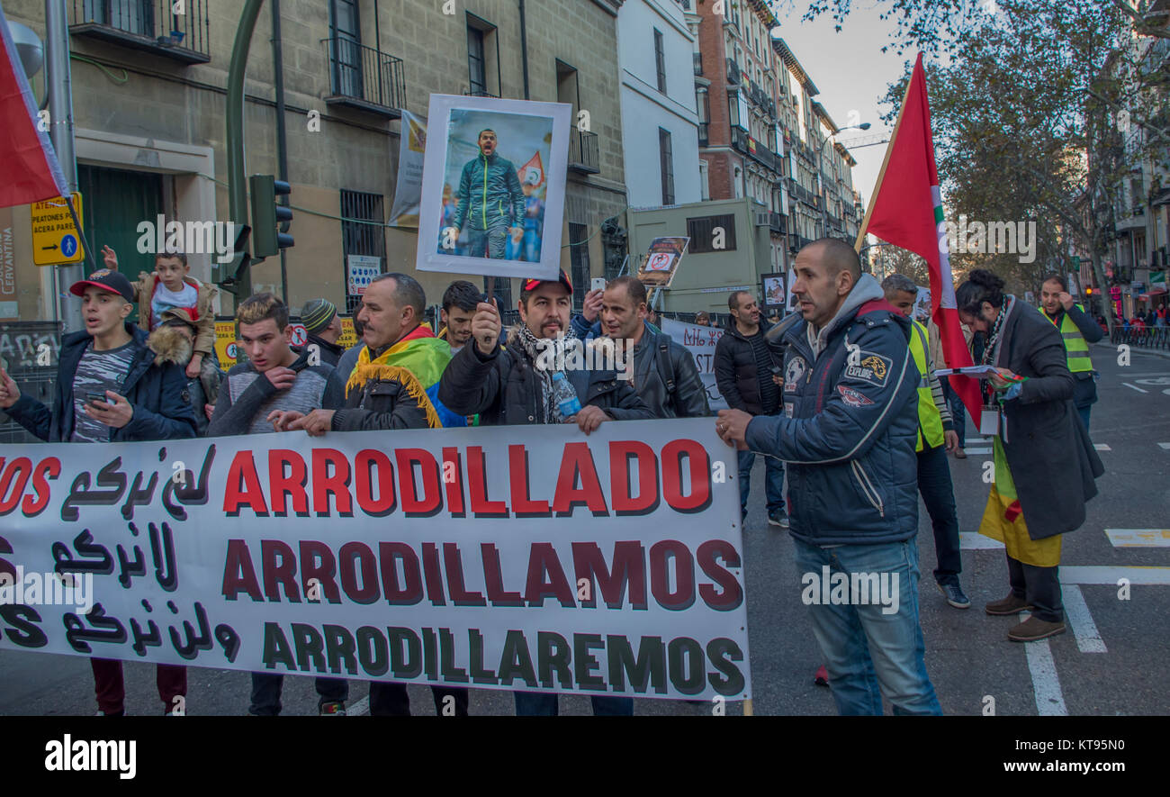 Madrid, Spain. 23rd Dec, 2017. Hundreds of Moroccan people protested in ...