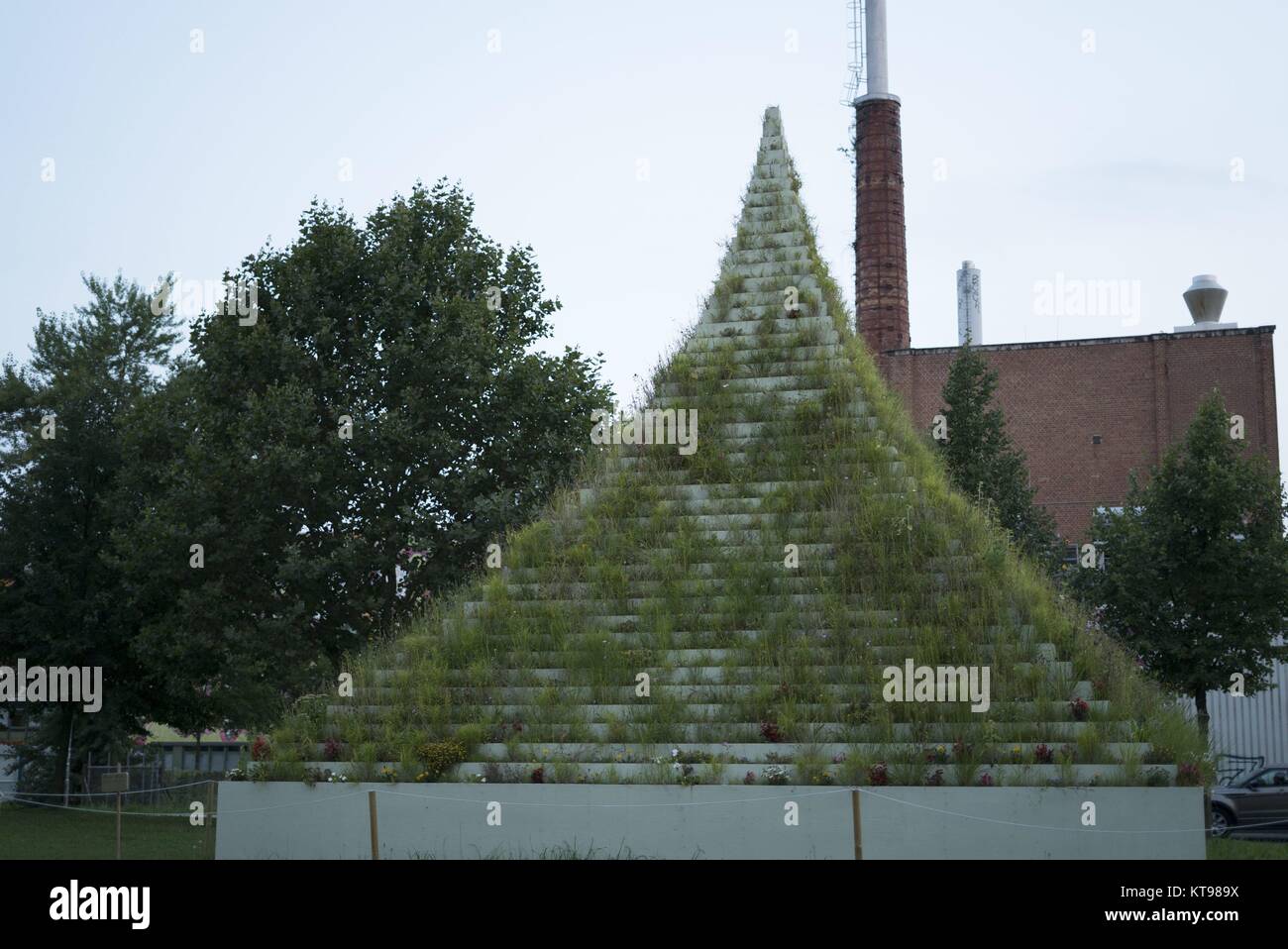 Sculpture Living Pyramid by Agnes Denes on docuemnta 14 in Kassel, 22.8 ...