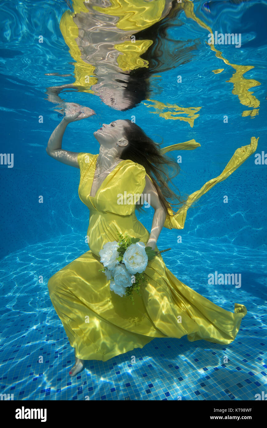 Woman pool float hi-res stock photography and images - Alamy