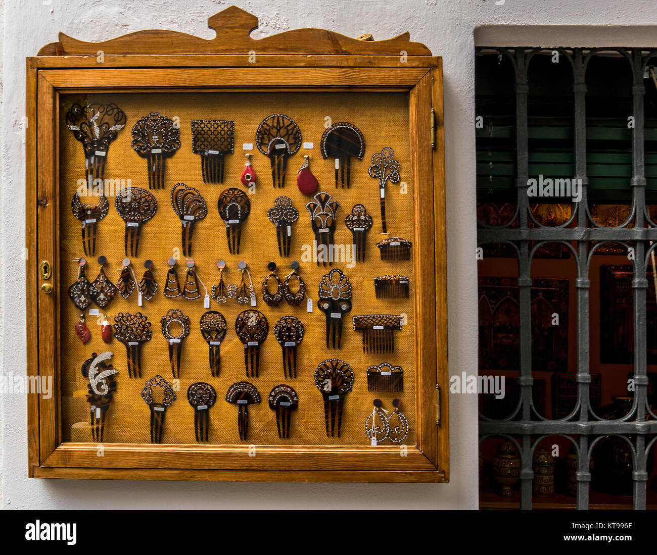 Combs hi-res stock photography and images - Alamy