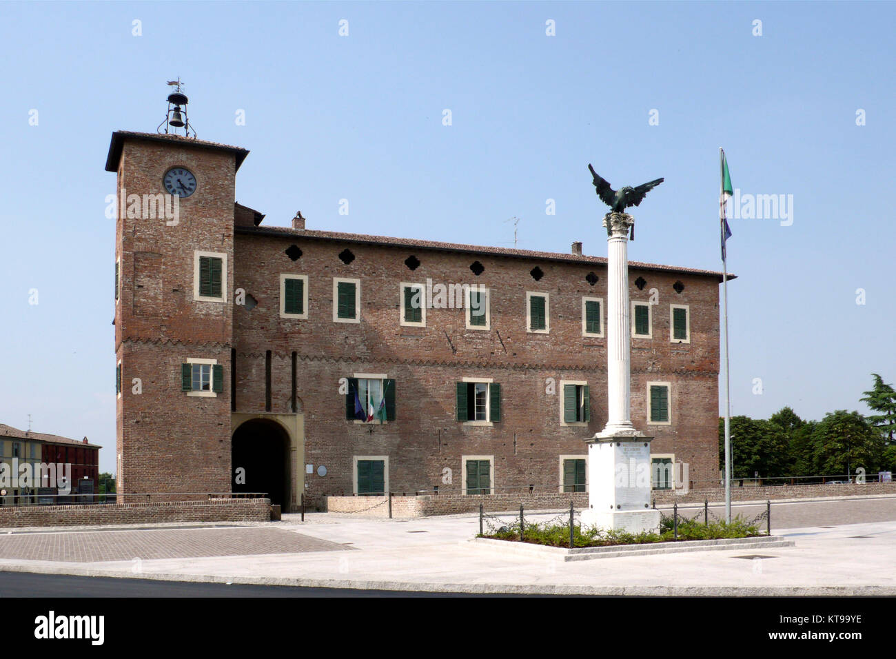 Italy, Emilia Romagna, Borgonovo, the fortress Stock Photo - Alamy