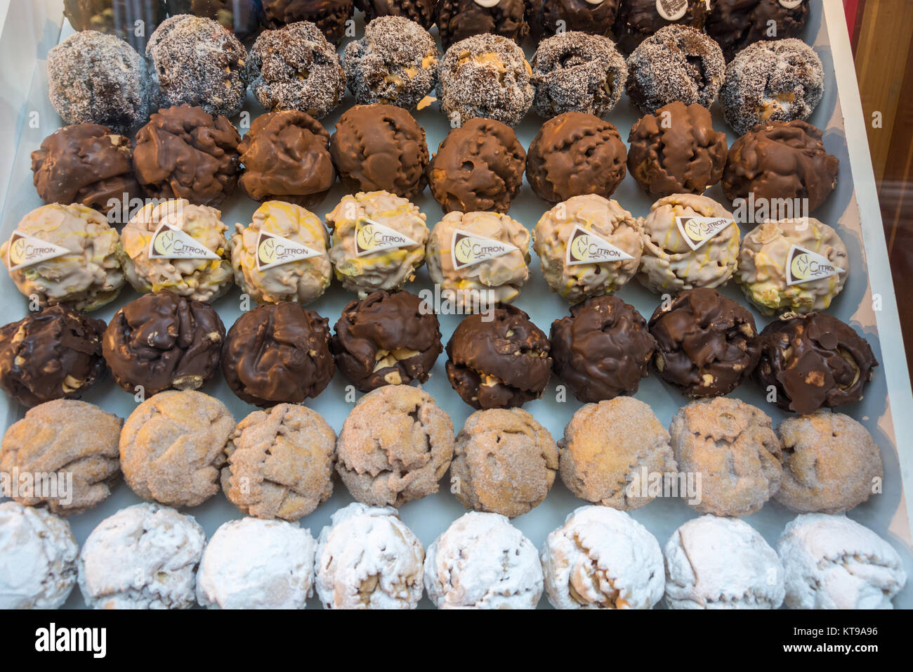 Snowball pastry hi-res stock photography and images - Alamy