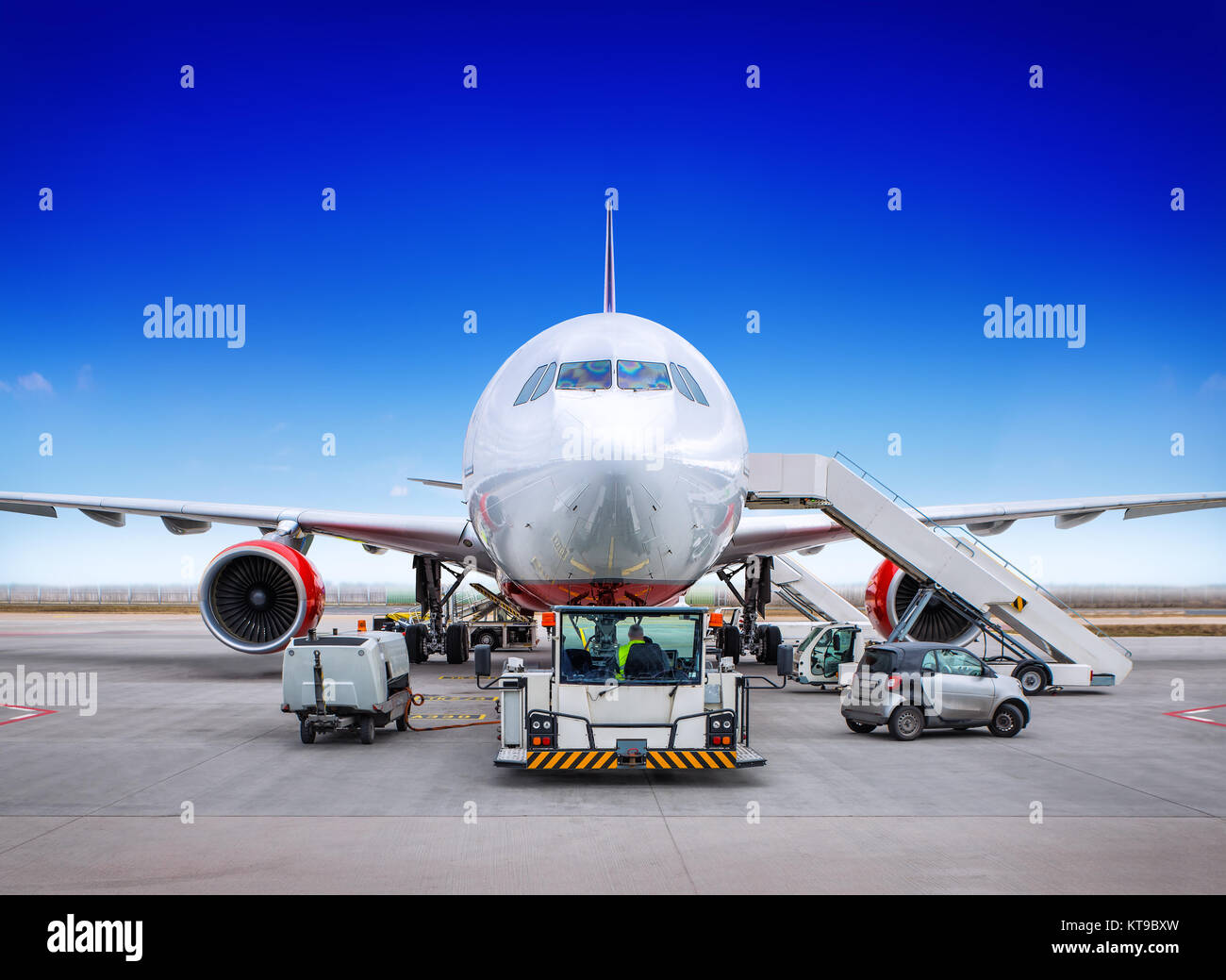 airliner getting prepared for take off Stock Photo - Alamy