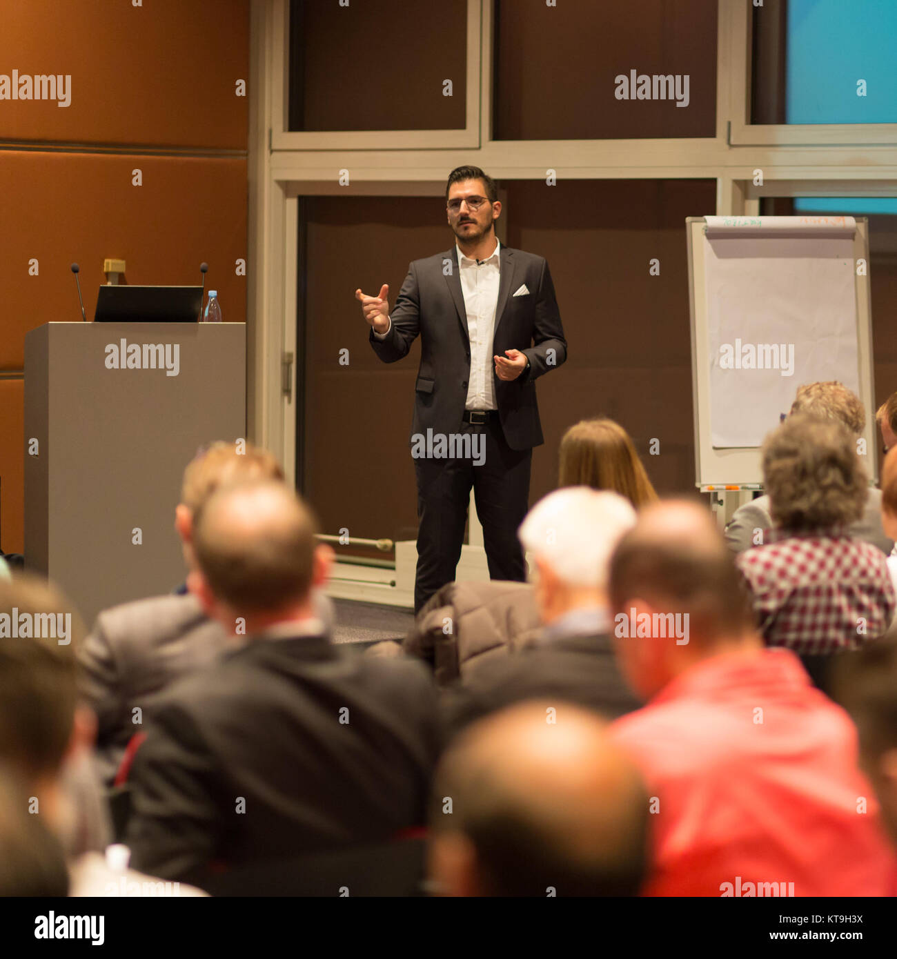 Speaker speaks business conference hi-res stock photography and images ...